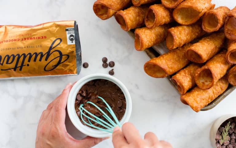 Cannolis: Three Different (Delicious) Varieties - Sense & Edibility