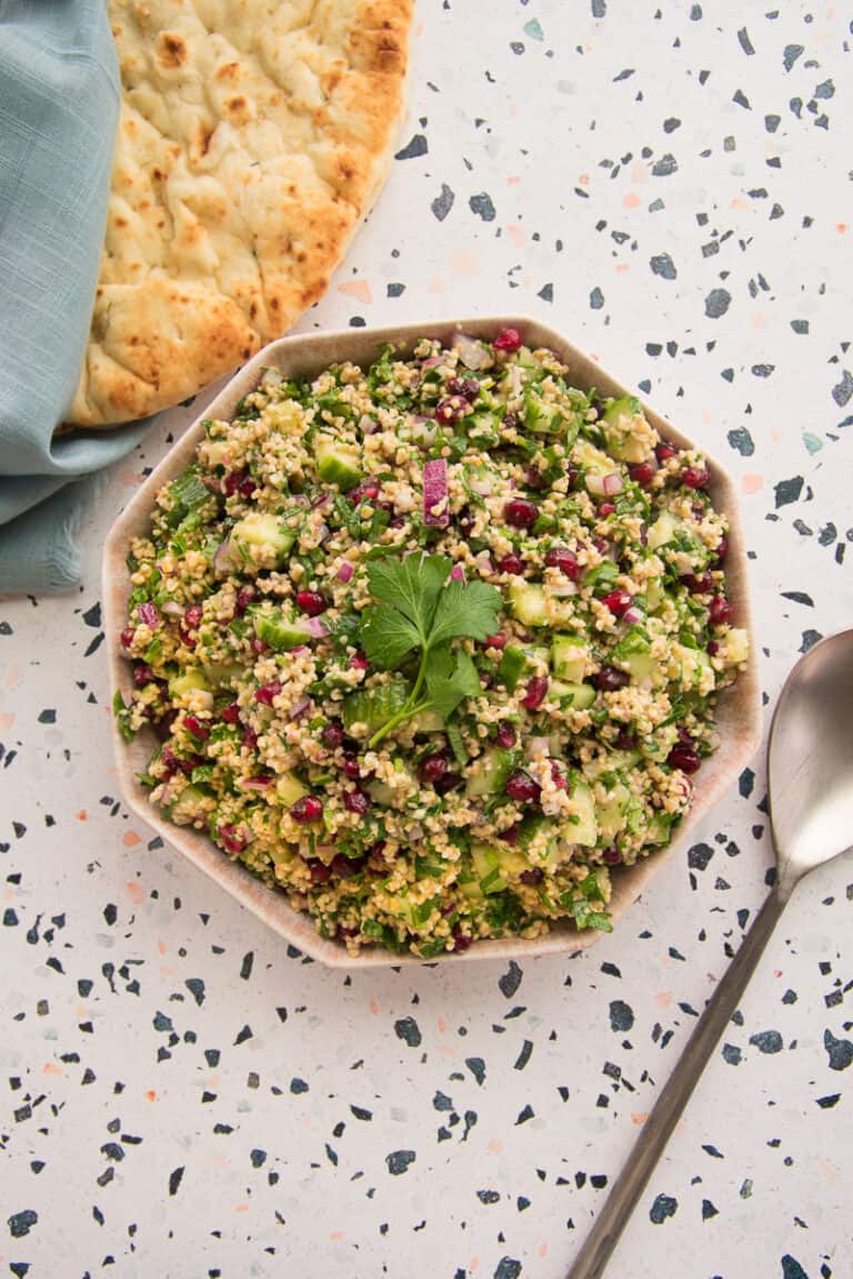 Tabbouleh (Levantine Vegan Parsley and Bulgur Salad)
